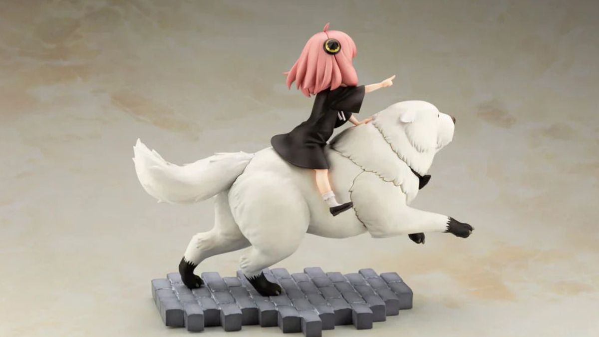 The Anya & Bond Forger figure with bonus face pre-order is almost over!
